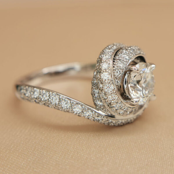 Cartier Trinity Ruban luxury engagament ring platinum, 1.03 ct, 51 ...